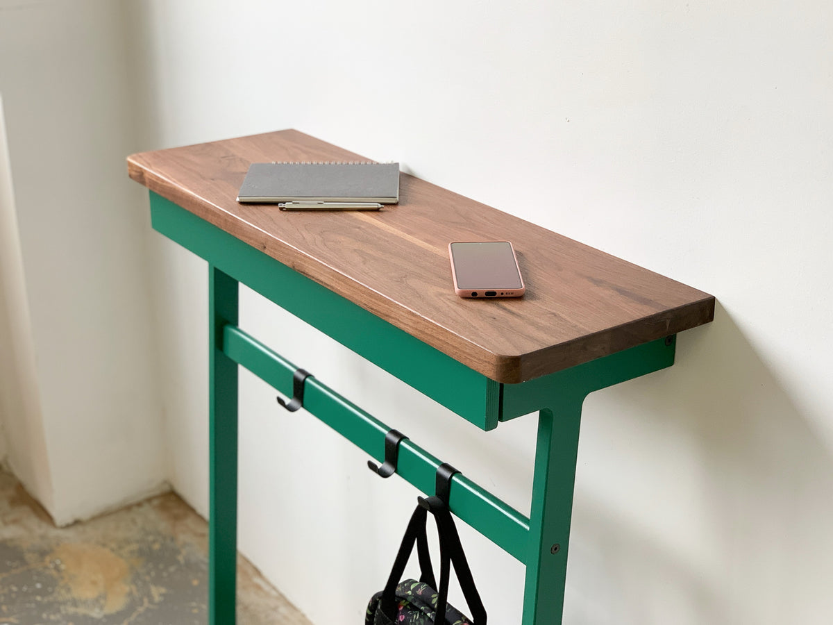 C6 console tables – Us et Coutumes